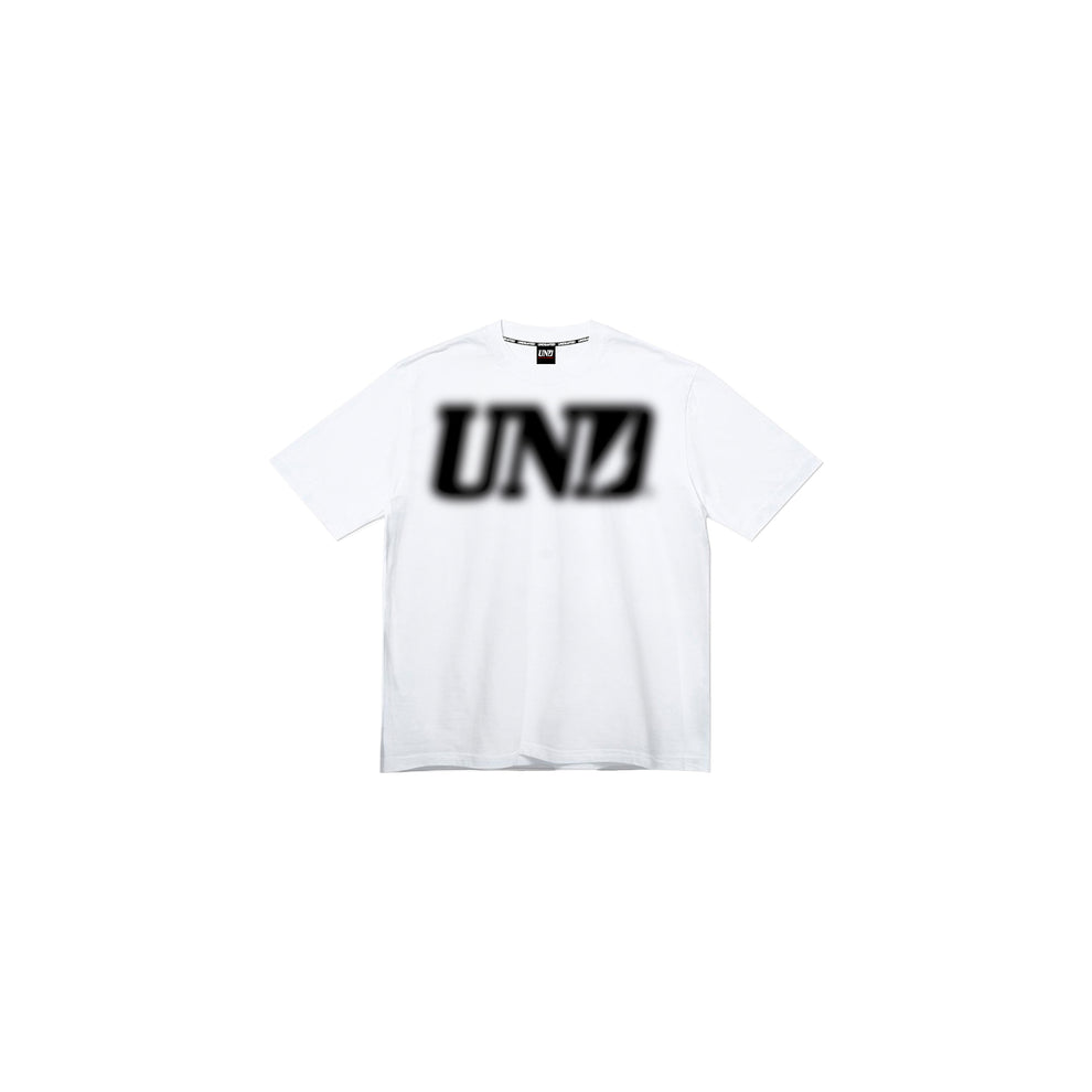 UND Logo Blur Tee in White – UNDRAFTED