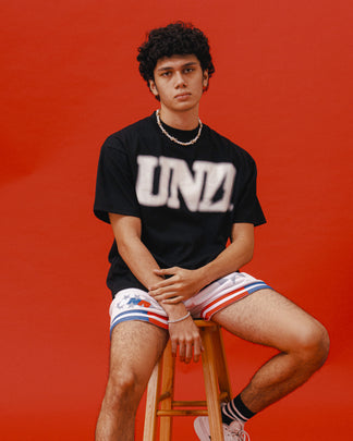 UND Logo Blur Tee in Black – UNDRAFTED