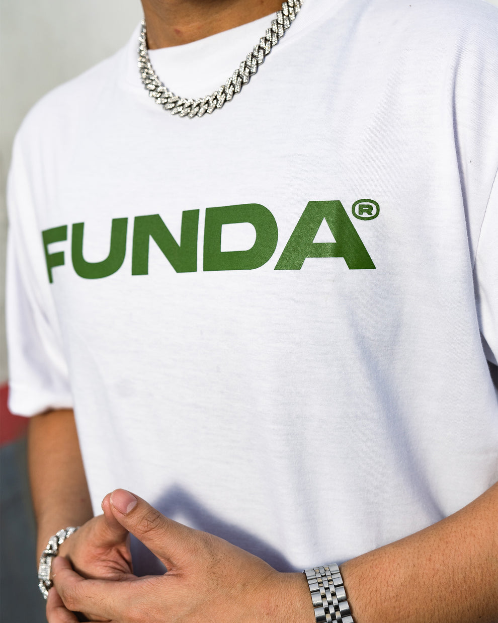 FUNDA athlētikós Tee in White – UNDRAFTED