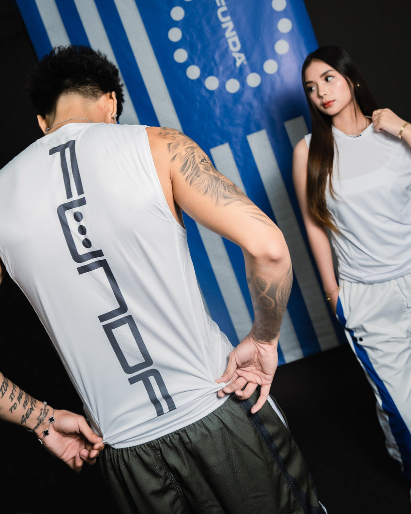 FUNDA athlētikós Compression Shirt in White – UNDRAFTED